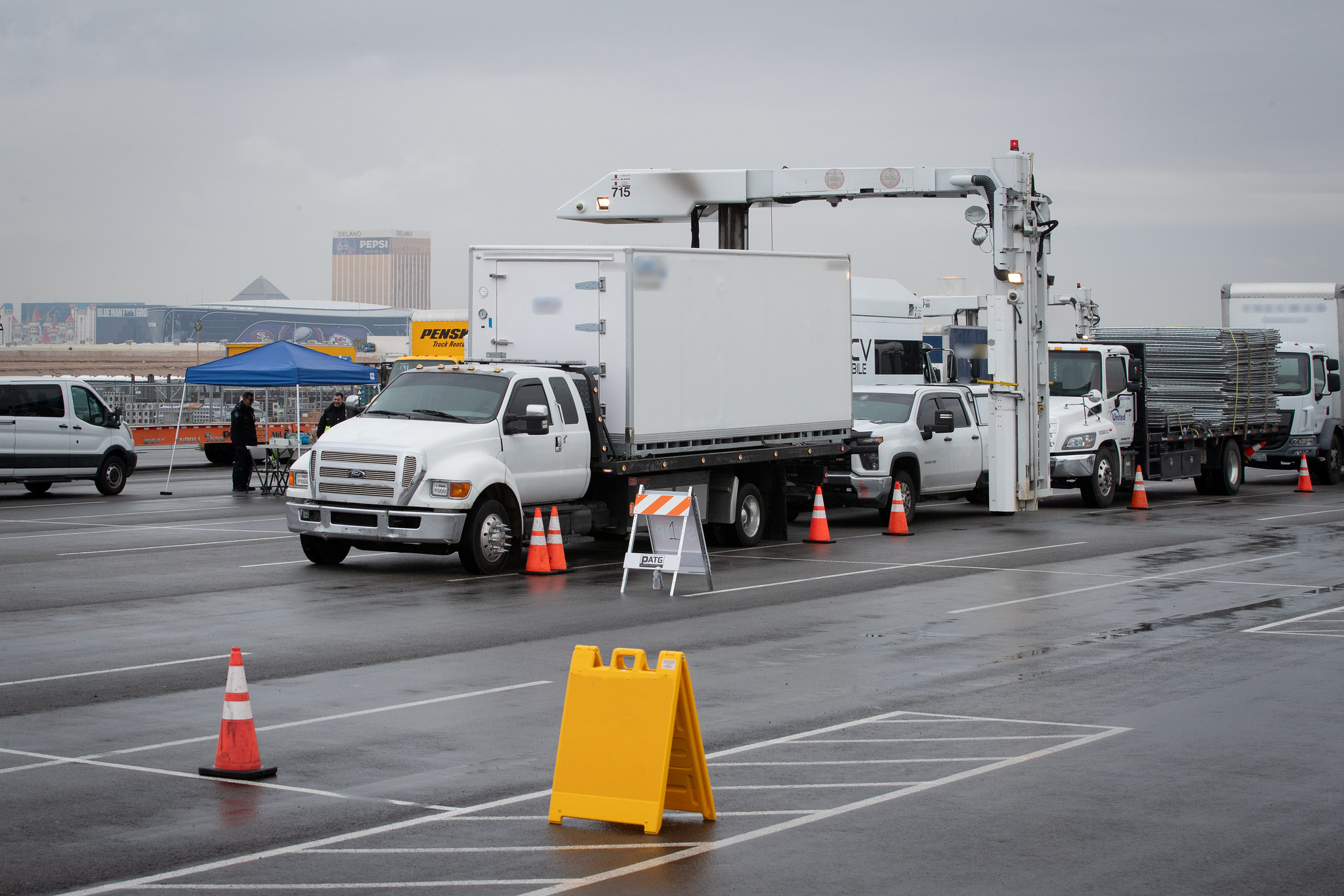 Advanced X-ray screening equipment used to help secure NFL Super Bowl ...